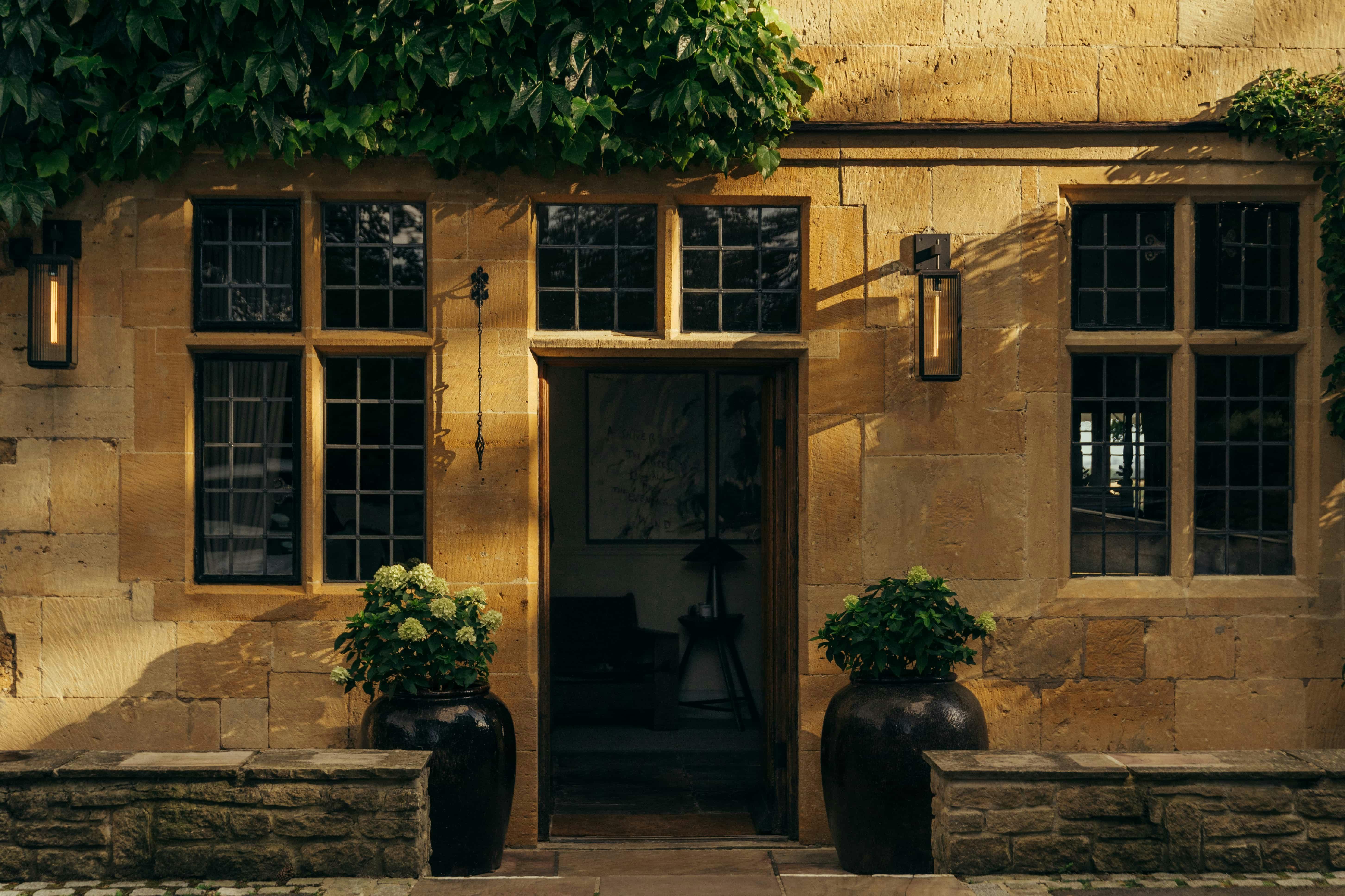 Contact Us | Hyll | Cotswold Hotel Near Chipping Campden
